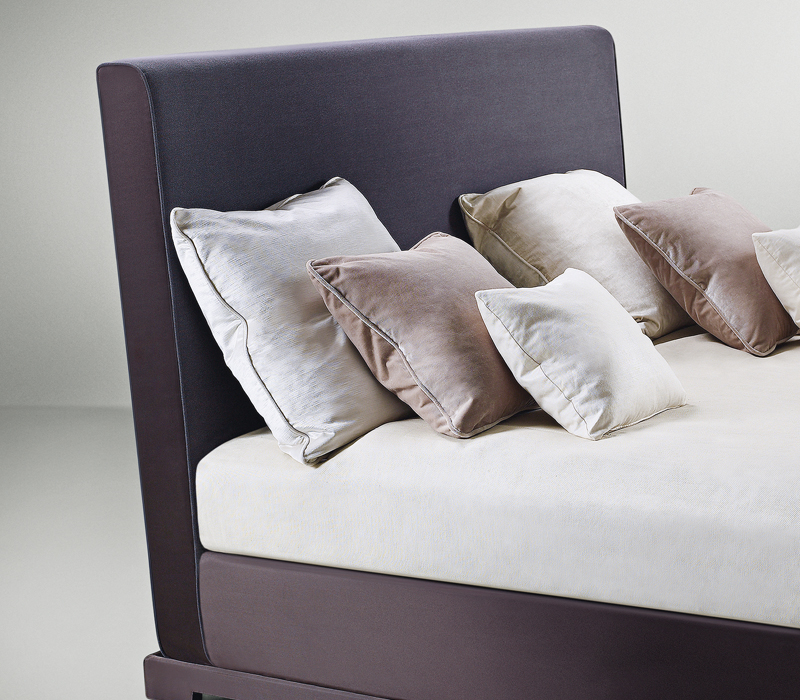 Promemoria | Wanda: Double Bed in Minimal Style