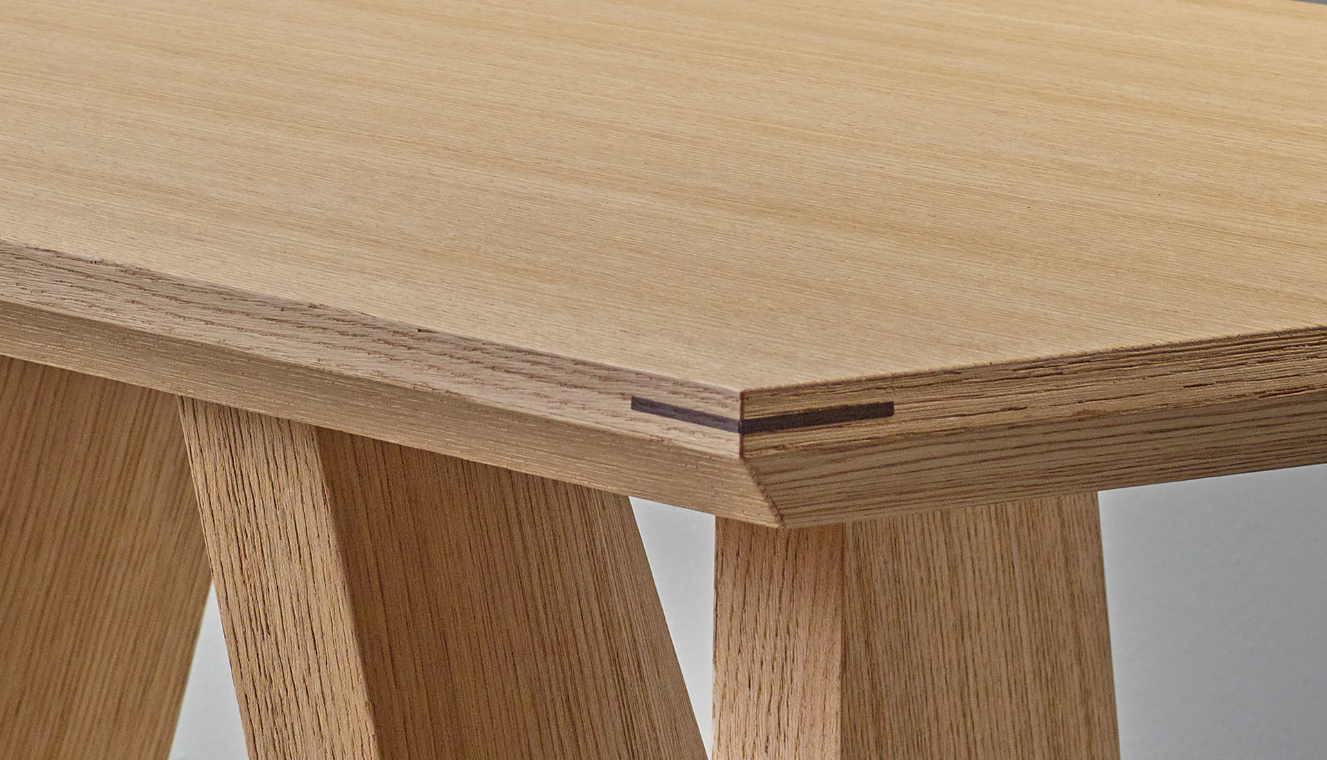 Solidity and elegance, the Patoù dining table | Promemoria